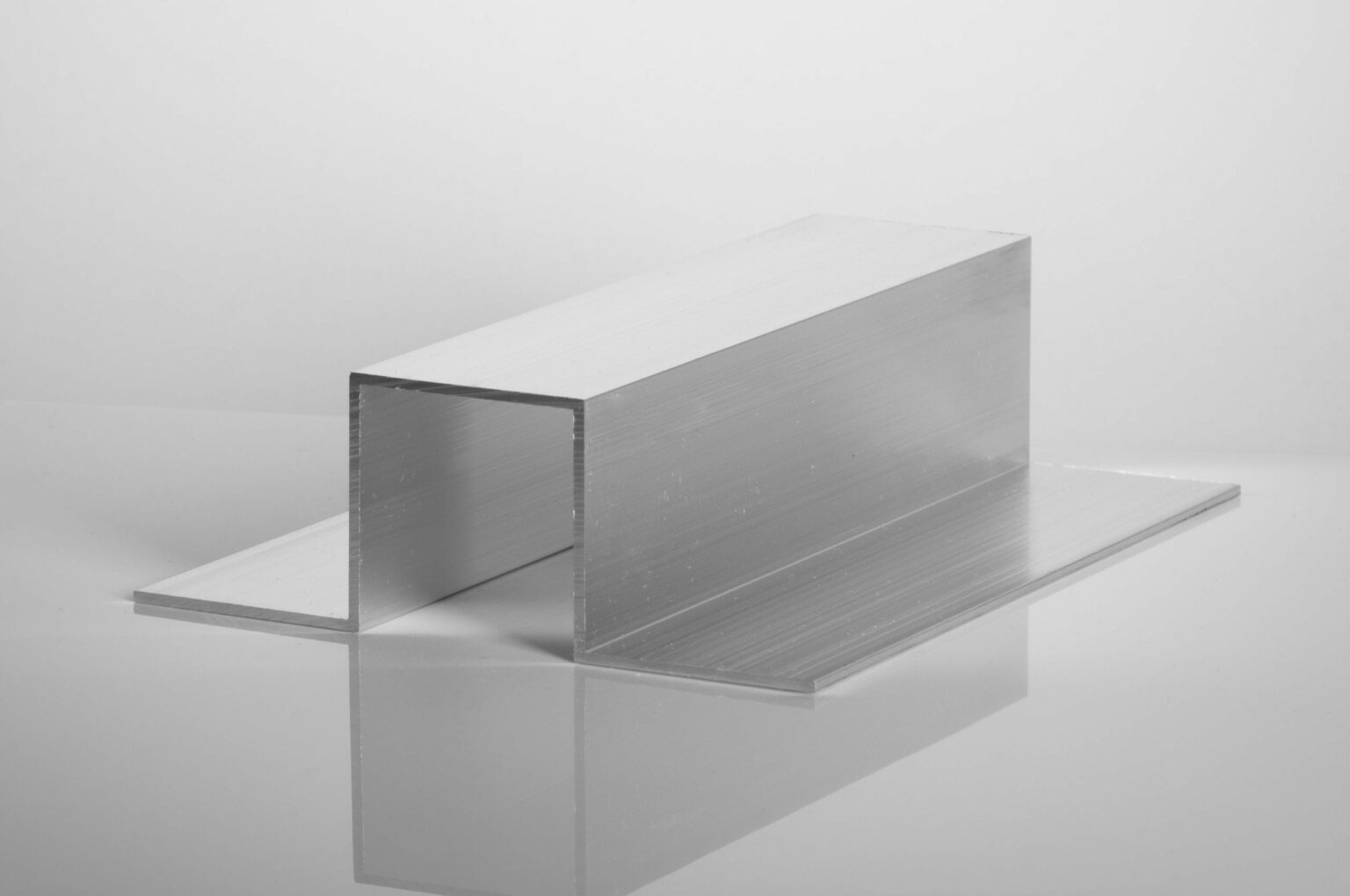 Fassadenbau mit Aluminiumprofile | BLECHA Aluprofile